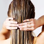 How to apply scalp lotion? All hair maniacs love this method - Vogue ...